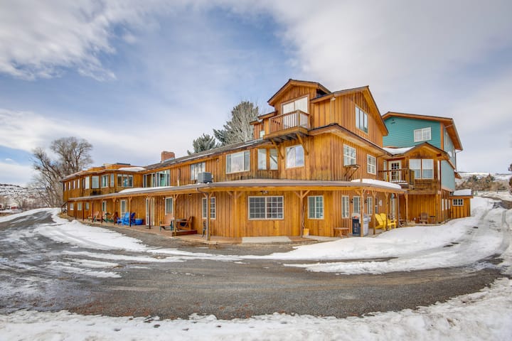 Spacious Yellowstone River Retreat W/ Trails! - Emigrant, MT