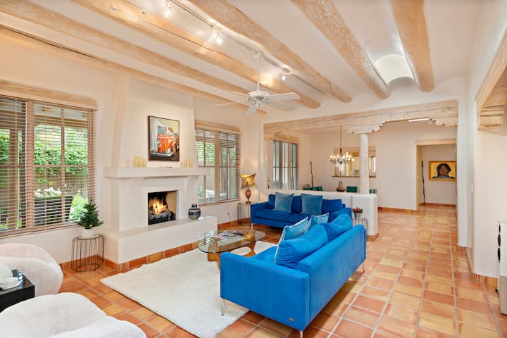 Quail Run 650 | Fireplace | Great Amenities - Santa Fe, NM