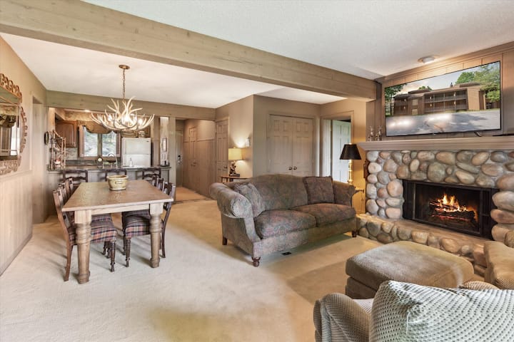 Shanty Creek Family Condo | Pool Pass + Tubing Hil - Torch Lake, MI