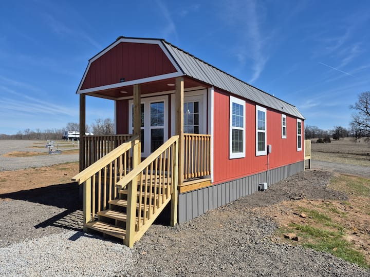 Redbud Roost Tiny Home - Chelsea, OK