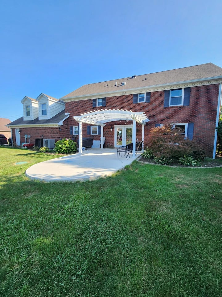 Spacious Retreat Near Eagle Creek Park – Modern Co - Traders Point, IN