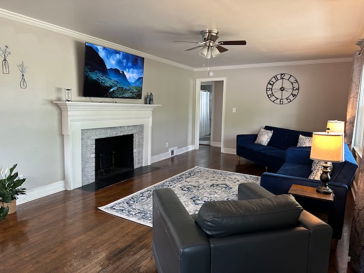 The Cozy Blue Hideaway - High Point, NC