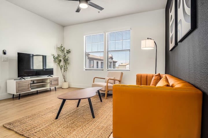 Luxe 1br By Stadium Pool, Parking, Gym 03 - Glendale, AZ