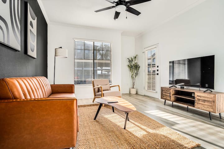 Boulevard Stays 1br By Stadium Pool, Parking, Gym - Glendale