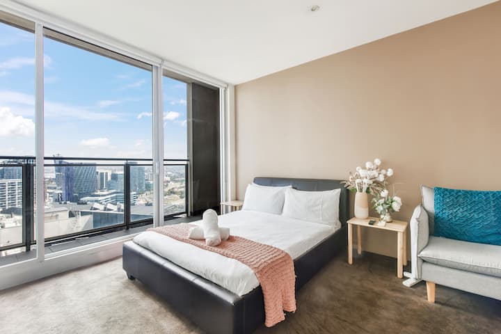 City Views Studio Walk To Marvel Stadium & Garden - North Melbourne Railway Station