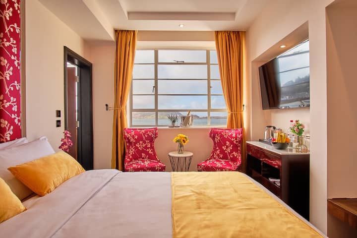 Relaxing Bay Room | Stunning Coastal Views - 오반