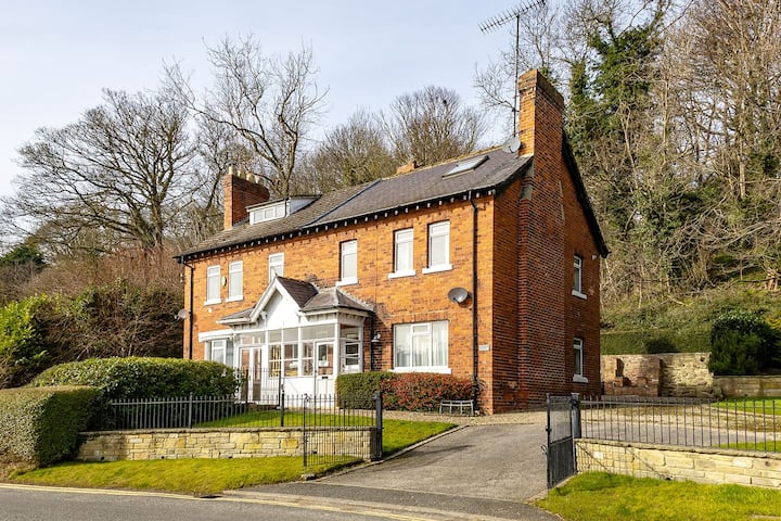 Turnerdale Cottage, Nr Whitby, Sleeps 6, Dogs. - North Yorkshire