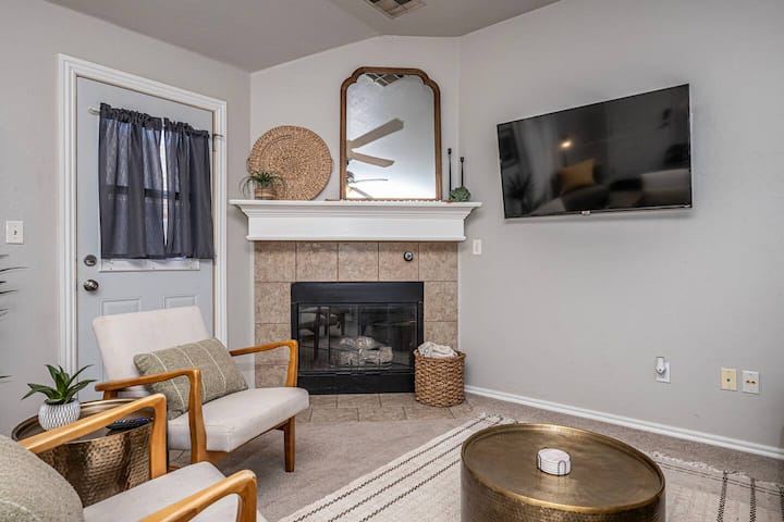 Modern 3br/2ba Near Tinker Afb & Okc! - Lake Stanley Draper, OK