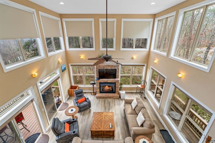 Greenview Manor - 5br, 3.5ba, Rumbling Bald Resort - North Carolina