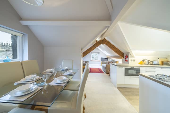 The Viewpoint  Stylish Central Ambleside Apartment - Ambleside