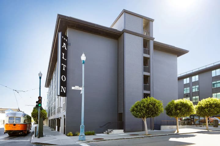 2 Inviting Rooms W/ Natural Light Near Attractions - San Francisco, CA