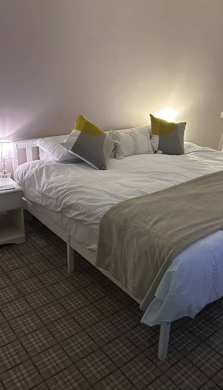 Superking Room With En-suite - Portscatho