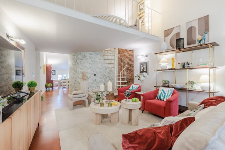 Cecilia Penthouse, Views Over Amphiteatre Square - Lucca