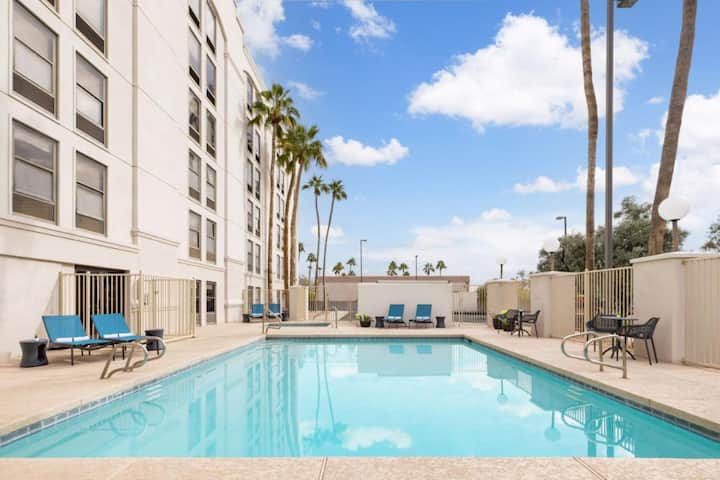 Chandler’s Best Stay| Pet-friendly. Free Breakfast - Phoenix, AZ