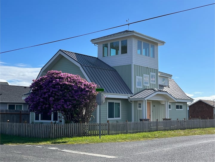 Littoral Lookout! “Level 2 Ev Charger” - Pacific Beach, WA
