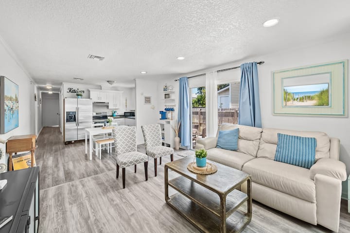Delightful 2br Duplex | Minutes From The Shore! - Jacksonville Beach, FL