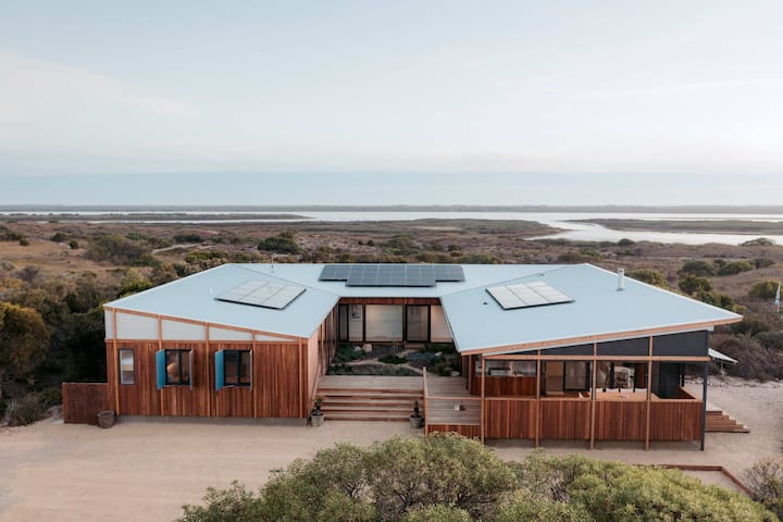 Premium Retreat | Water Access | Unique | Rare - Coorong National Park