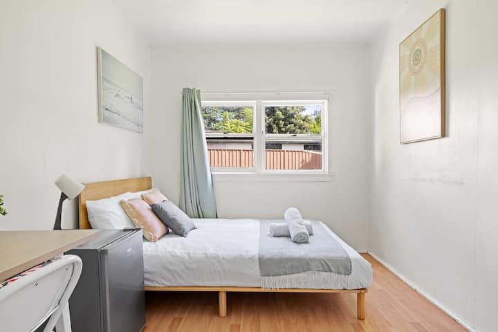 Steps To Mall & Train – Explore With Ease - 블랙타운