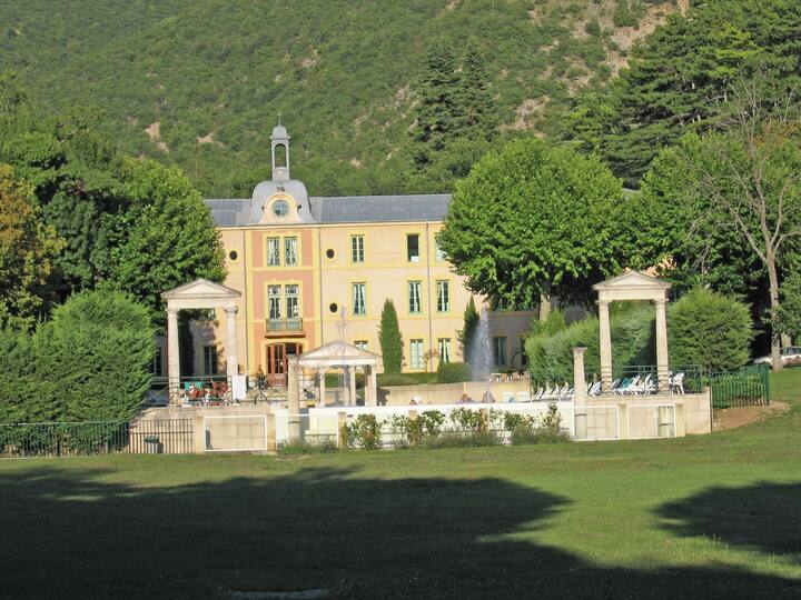 Cosy Studio In Drôme With Shared Pool - Montbrun-les-Bains