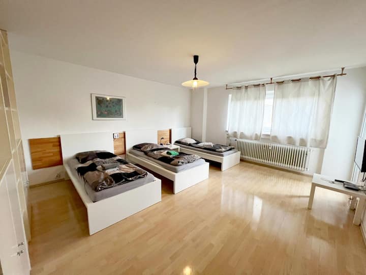 K08 Workers Place With Wasching Maschine - Cologne