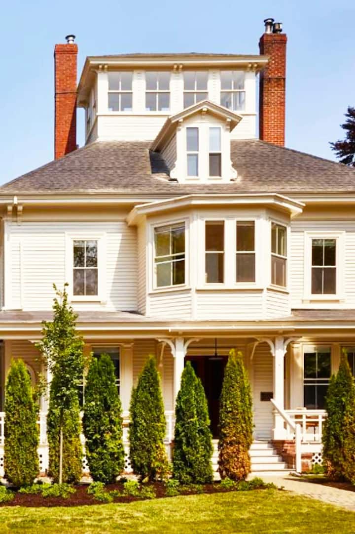 The Only Room On The 3rd Floor (Private Staircase! - Kennebunkport, ME