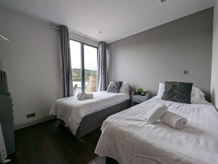 Twin-supérieure-sdb Privée Avec Douche-vue Sur Lac - Halifax