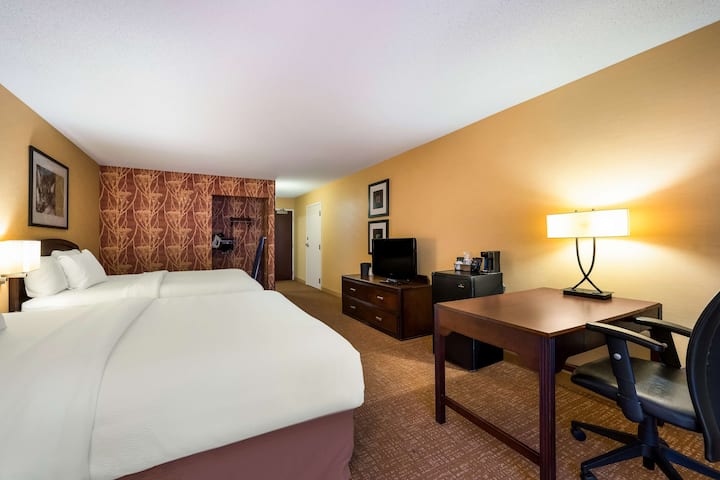 Pet-friendly Haven Perfect For Your Furry Friend - Farmington Hills, MI