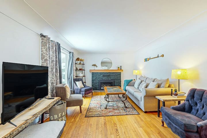 2br Home, Great Location, Ev Charger, Large Yard - Leland, MI