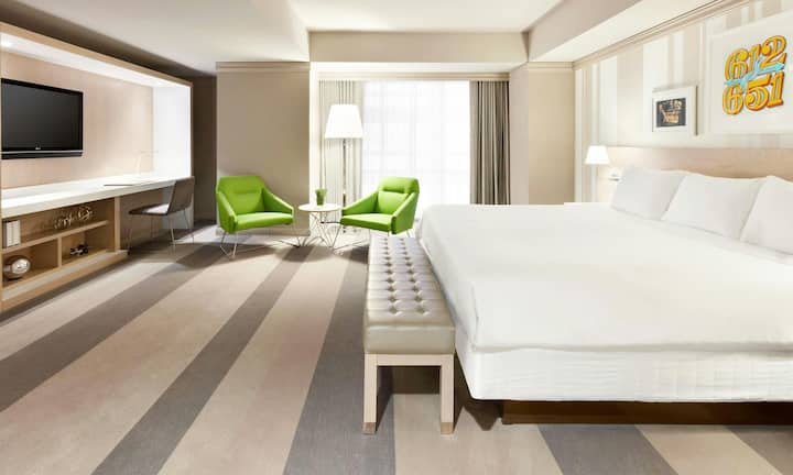 Steps From The Convention Center - Minneapolis, MN