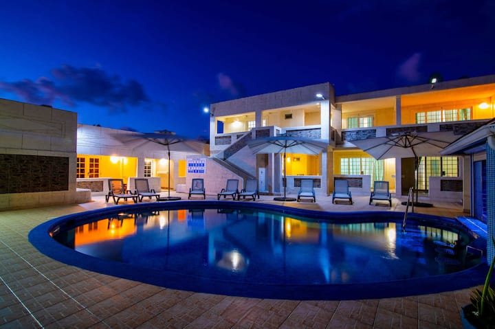 Relaxing Boutique Retreat Near Beach With Wifi - Barbados