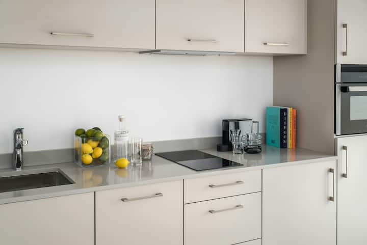 Stylish 1-bedroom Executive Suite With Terrace - Edinburgh
