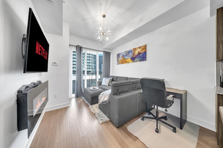 Modern Condo W/balcony, Gym & Free Parking - Toronto