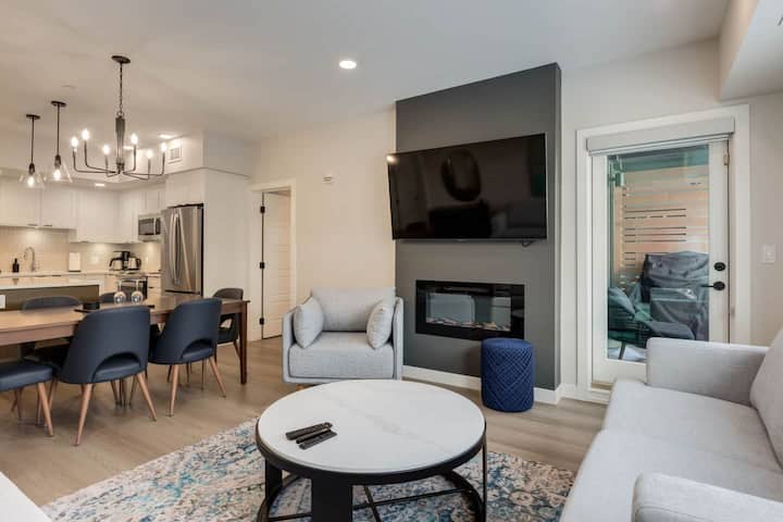 "Mountain Retreat" 2 Bdrm - Both King Beds! - Alberta