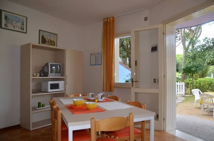 Maison Magnifiquement Conçue Avec Piscine - Bibione