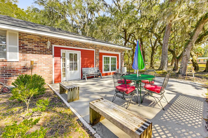 3 Mi To Dtwn Beaufort: Quiet Family Home W/ Yard - Beaufort, SC
