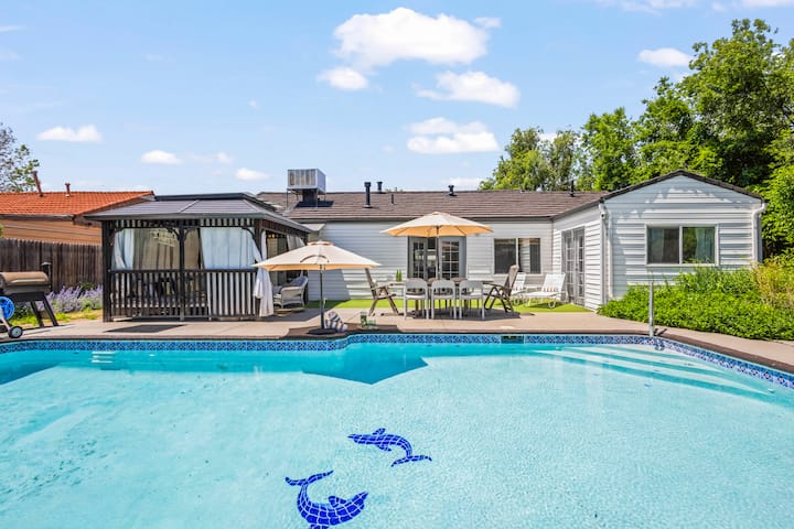 Heated Pool | Bbq | Cabana | Gardens - Denver, CO