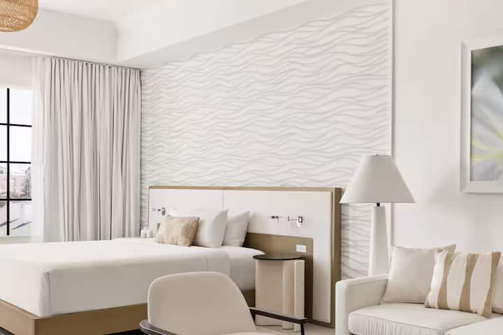 4 Units, The Hotel Zamora, King Partial View - St. Pete Beach, FL