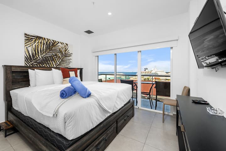 Perfect Oceanfront Condo In Downton Aruba - Aruba