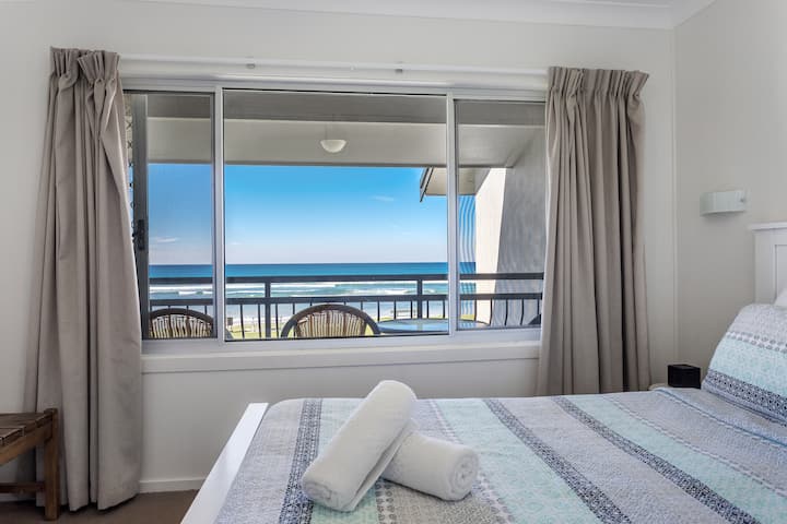 Absolute Beachfront Apartment 1t - Lennox Head
