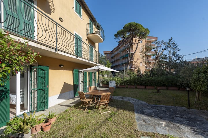 Sunny Family Flat With Private Garden & Parking - Portofino