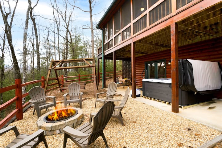 Mountain Retreat W/ Hot Tub & Fire Pit Oasis - Blue Ridge, GA