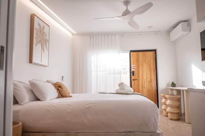 Luxury King Suite ~ Pool & Sauna - Bargara