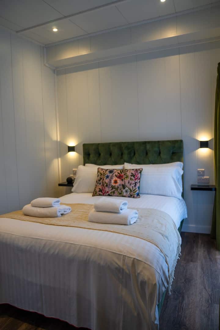 Loch Lomond Cabin • Conic Hill • Private Beach - Rowardennan