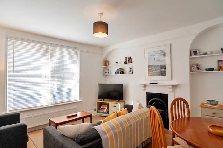 Finest Retreats - Centre View - Sidmouth