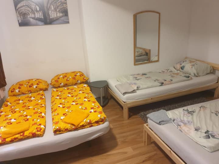 Charmant Appartement De 4 Chambres à Ludwigsburg A - Ludwigsburg