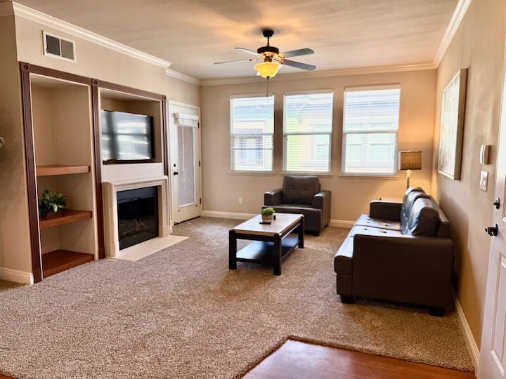 New Luxurious 1br Apartment | Heated Pool, Spa & S - Reno, NV
