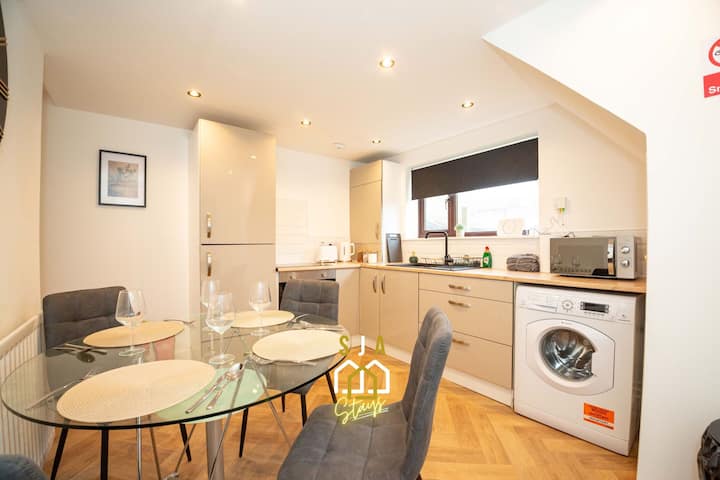 Queen Street Stay - Sja Stays - Modern 2 Bed Apart - Peterhead
