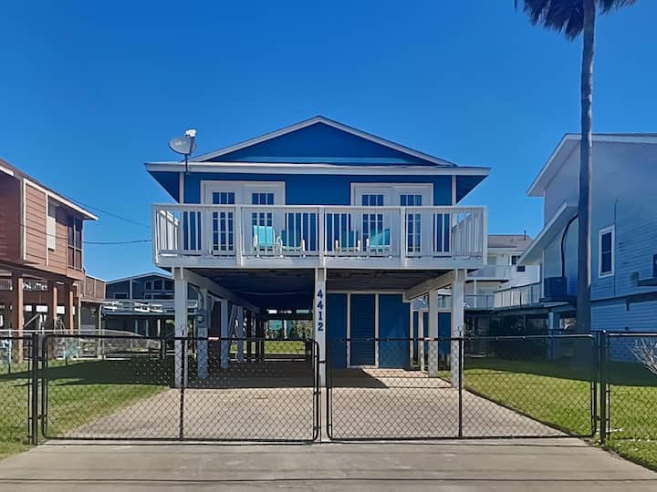 Bayview Cottage | Canal Front, Dock - Galveston Island, TX