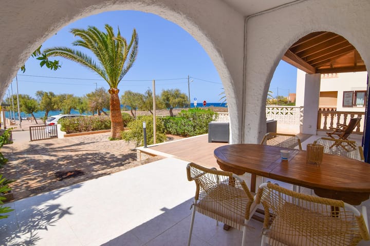 House With Garden In Front Of The Sea - Mallorca