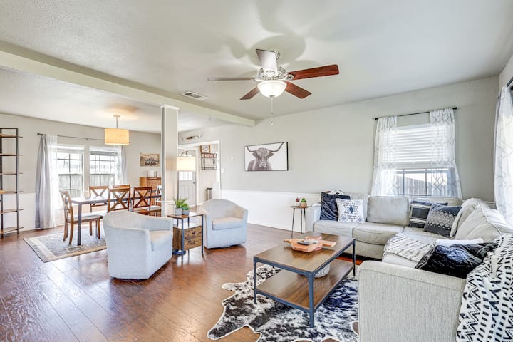 5 Mi To Belton Lake: Home W/ Large Yard! - Belton, TX